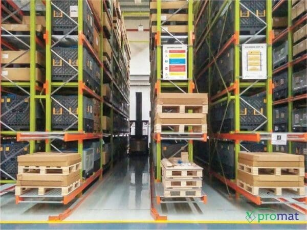 Kệ VNA Very Narrow Aisle Giá kệ sắt để hàng kho pallet hàng nặng